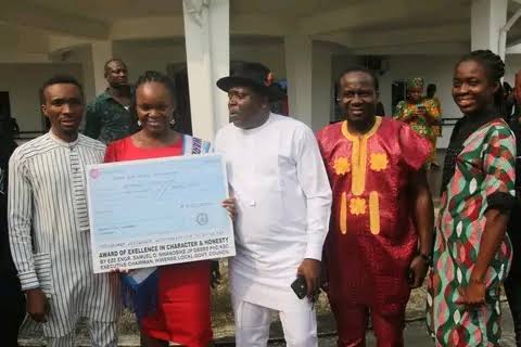 Eko Hotel staff who returned lost $70K gets N2M, chieftaincy title ...